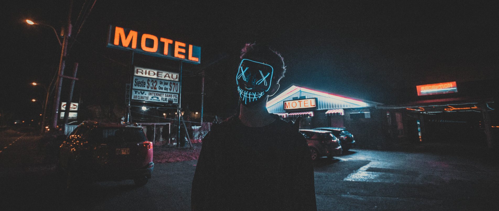 Five Signs You’re Staying at a Horror Movie {Motel} - The Prompt Magazine